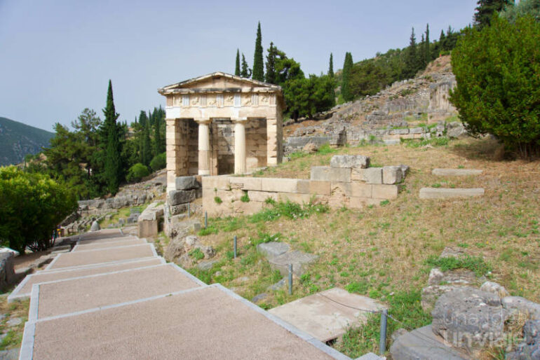 VISITAR DELFOS: guía e historia del oráculo de Apolo ️